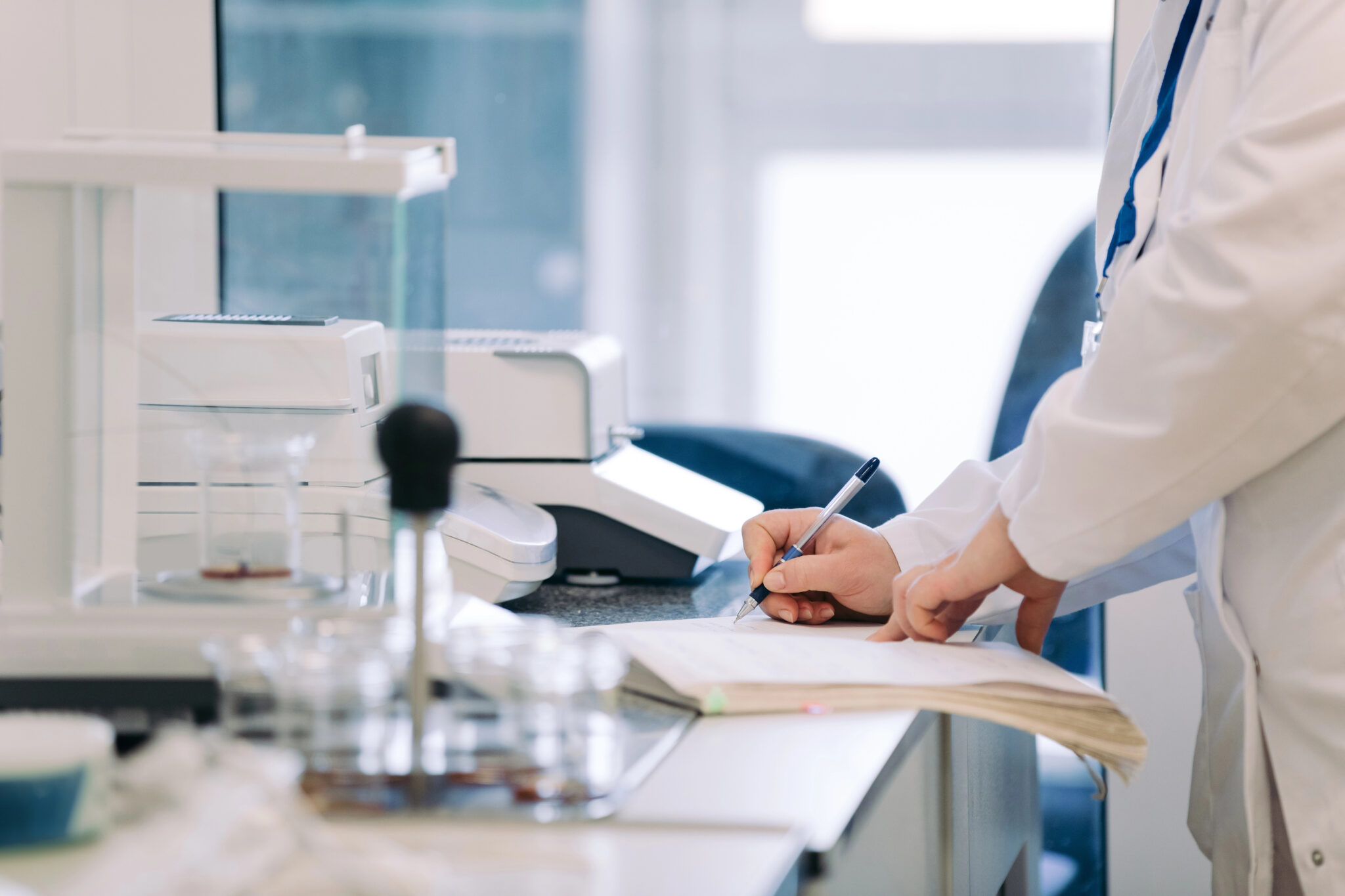Clinical Trials in 2025 Face a Tug-of-War Between Innovation, Costs ...